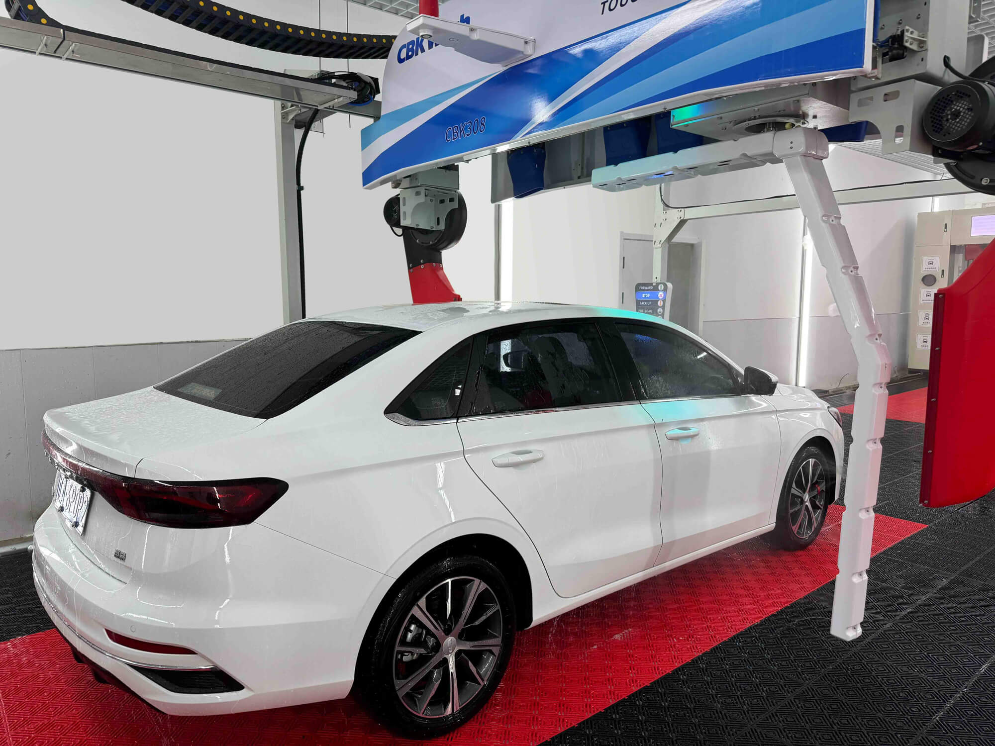 China DG CBK 108 intelligent touchless robot car wash machine ...